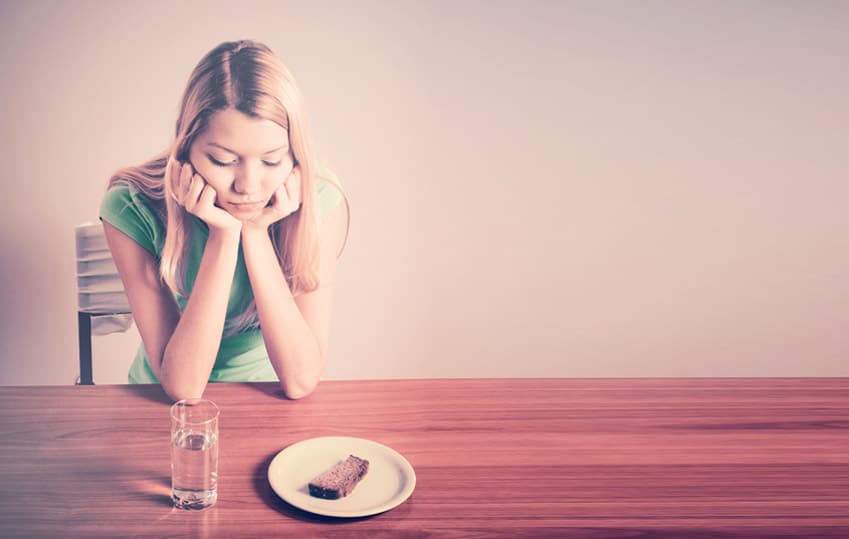 ¿Cómo ayudar a una adolescente anoréxica? | Familias