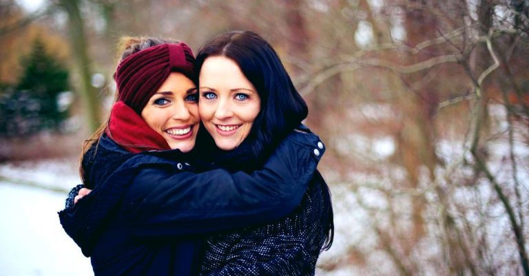 5 regalos que tienes gracias a tu hermana y quizá no lo sabías | Familias