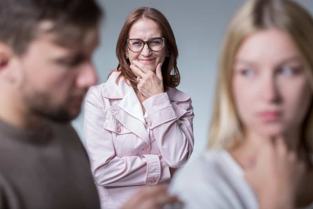 ¿Qué tan difícil es ser suegro? | Familias