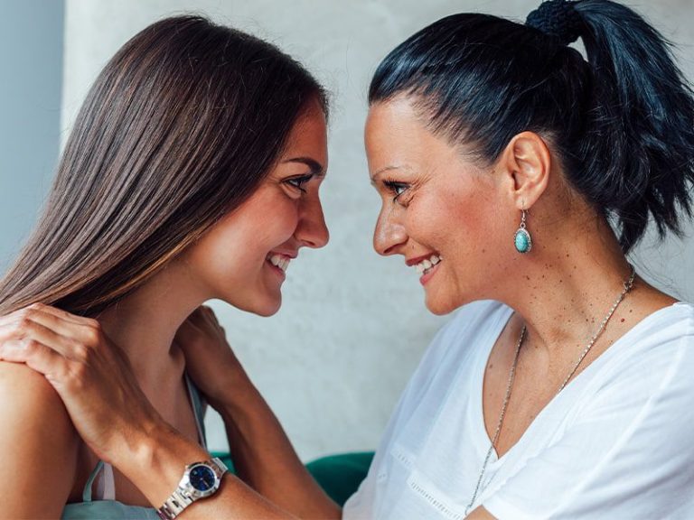 Hija, nadie ni nada te limita, y aquí estoy para apoyarte | Familias