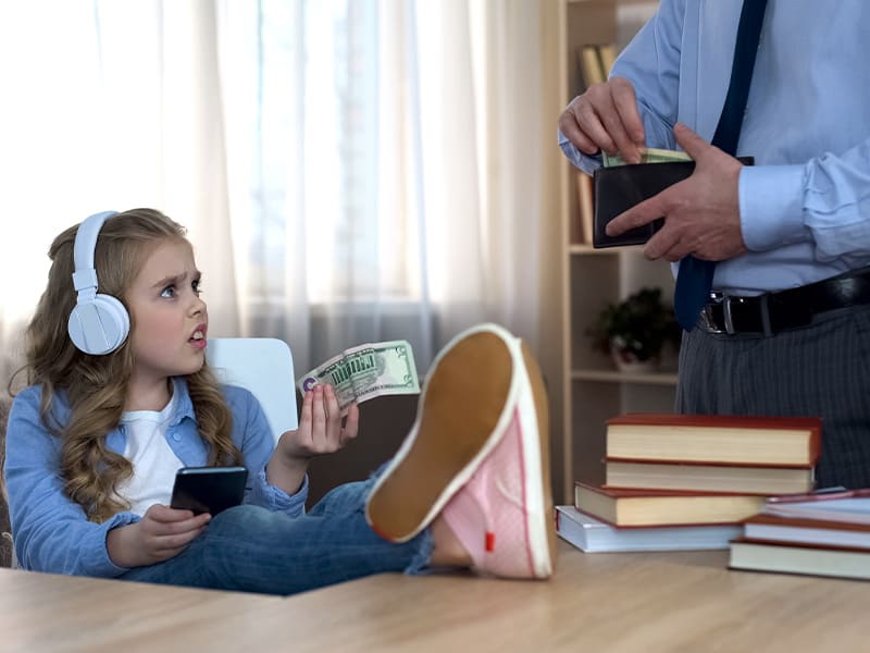 7 claves para desalentar el materialismo en los niños | Familias