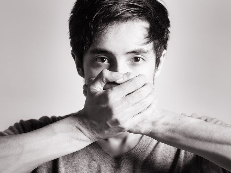 3 cosas que suceden cuando maldices | Familias